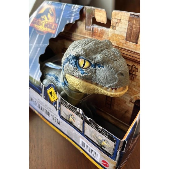 Mattel Toys Jurassic World Dominion Uncaged Rowdy Roars